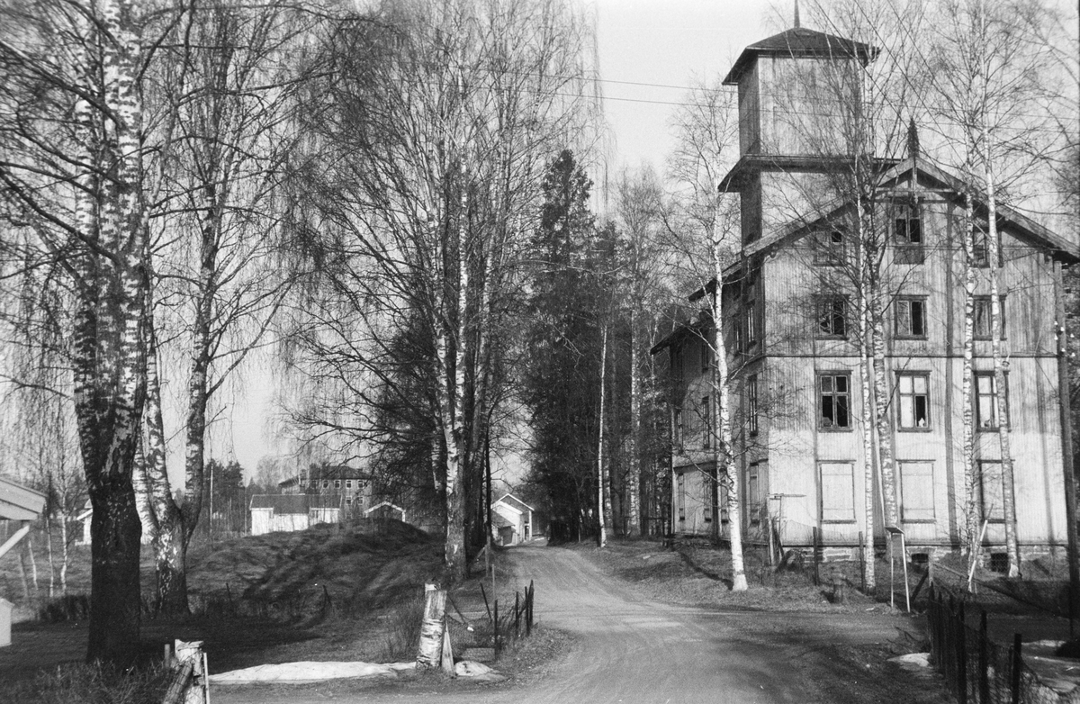 Korsbakken. Krysset Helge Væringsaasens veg / Korsbakkvegen. Elverum. Alfarheim museum, Gnr./Bnr ...