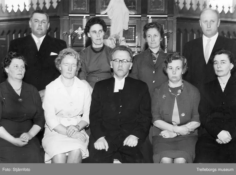 Konfirmandjubileum Håslöv 1936, sittande från vänster Margit Hansson ...