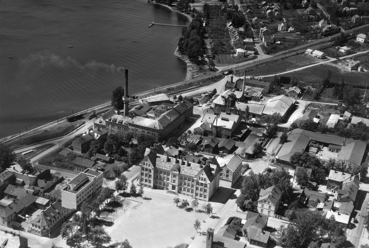 Postkort, flyfoto, Hamar katedralskole, Vestbyen, De norske ...