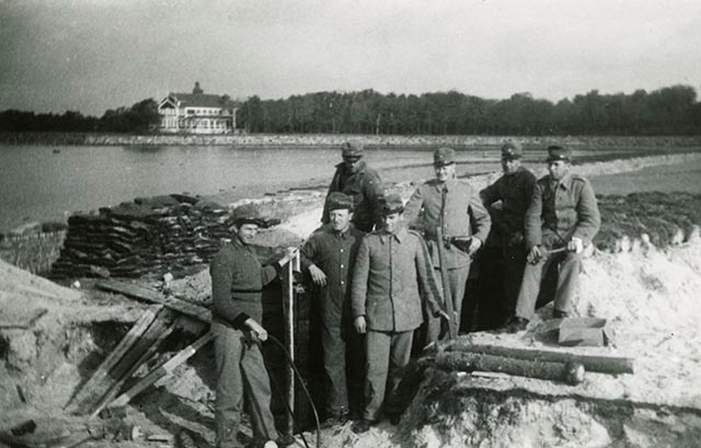 Soldater förlagda i Landskrona under beredskapstiden. Bilden tagen av ...