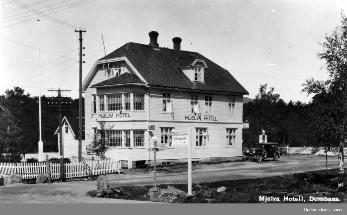 Mjelva hotell (òg kalla Misjonsheimen eller Charles Minde) i Dombås ...