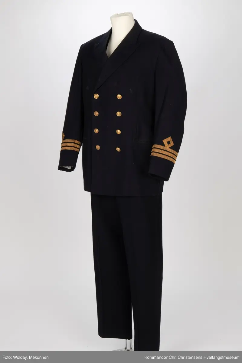 Uniform -Kommandør Chr. Christensens Hvalfangstmuseum / DigitaltMuseum