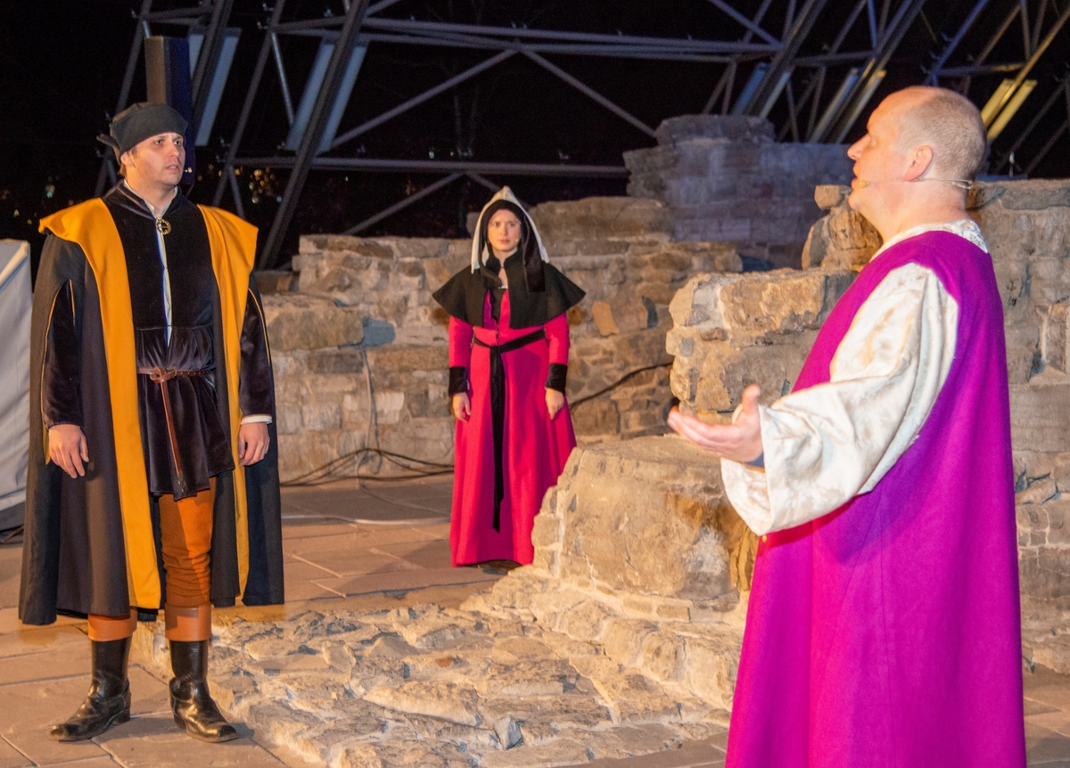 Teaterforestillingen" En Hamarkrønike" i 2021. Dette er historien om ...