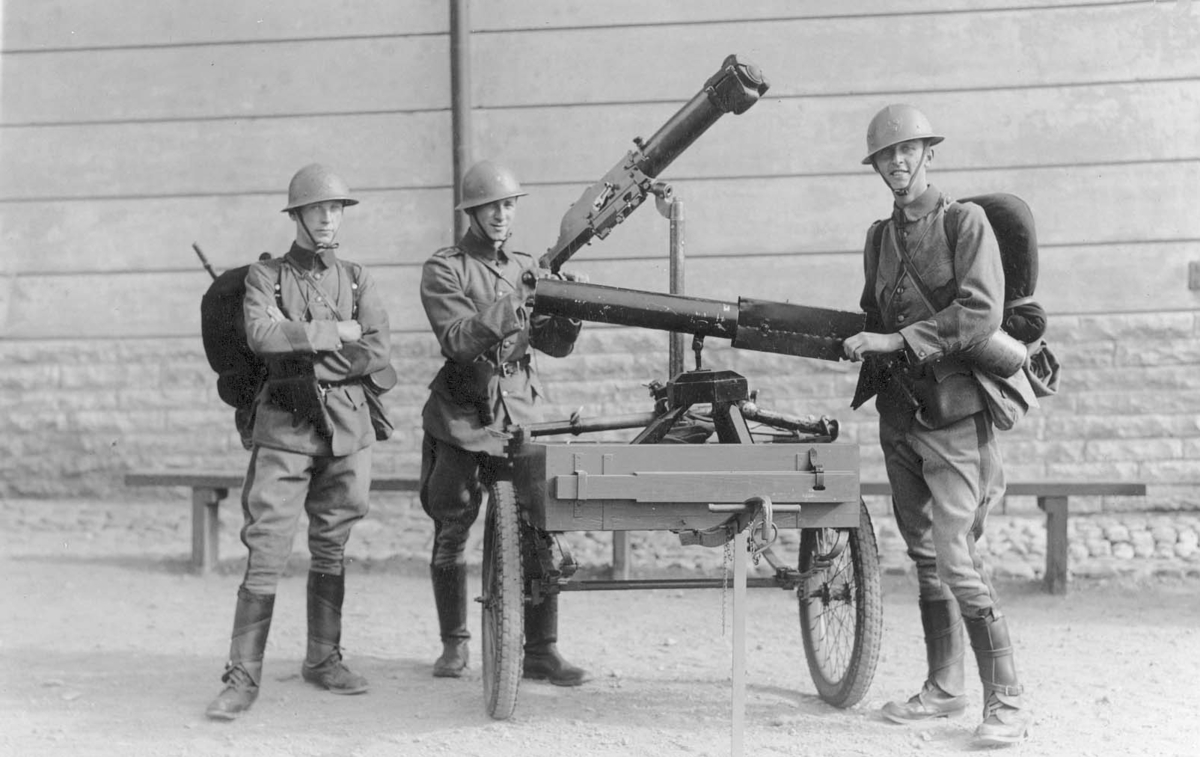 LV-utbildning år 1935 -Garnisonsmuseet Skaraborg / DigitaltMuseum