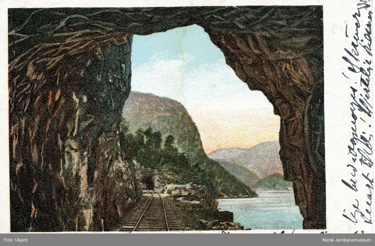 Parti fra Vossebanen; tunneler mellom Dale og Bolstad, sett i retning ...