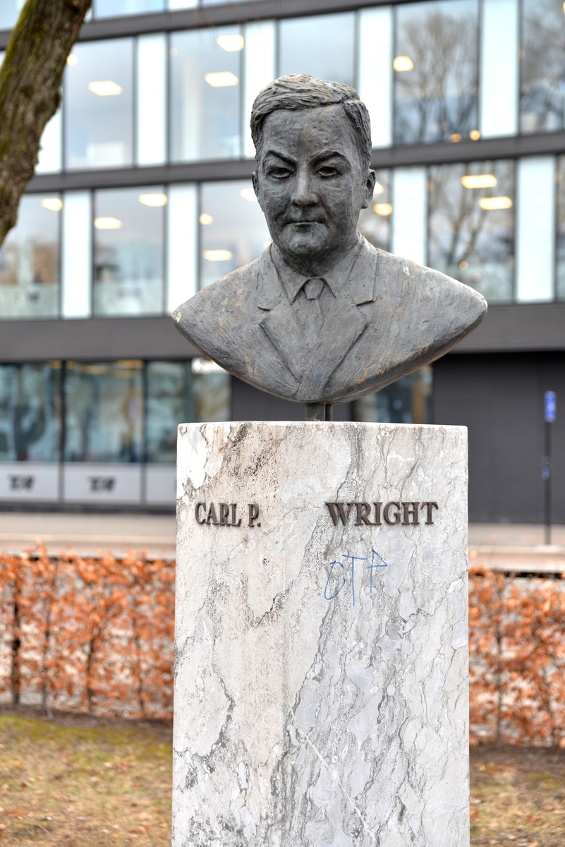 Carl P. Wright [Offentlig utsmykking] -Porsgrunn Kommunes Kunstsamling ...