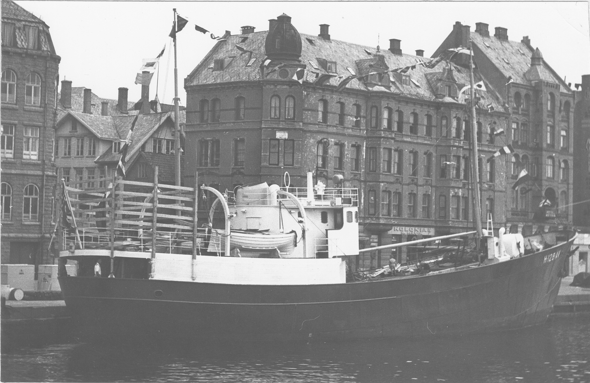 M/S 'Eldjarn' (Ex.Hvalfanger- D/S Gos 1, KNM Moss, Gos 1)(b.1927 ...