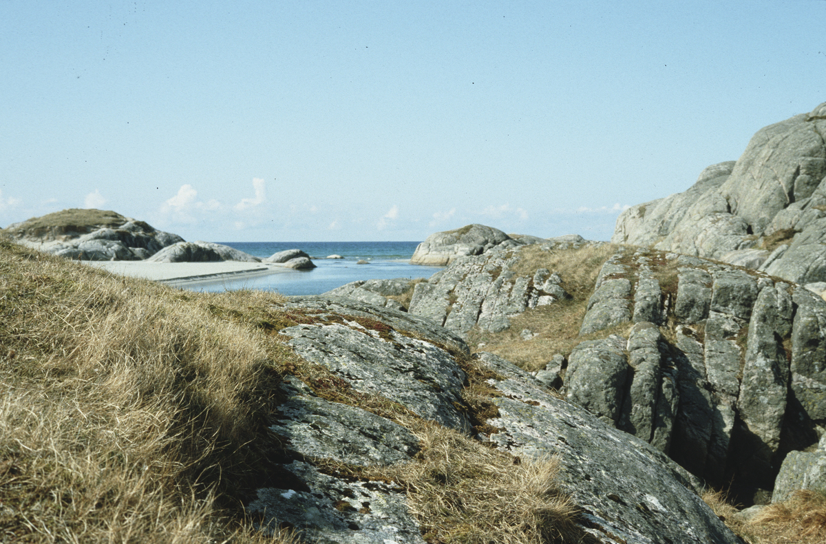Landskapsbilder fra strand på Ogna, Hå. -Arkeologisk museum ...