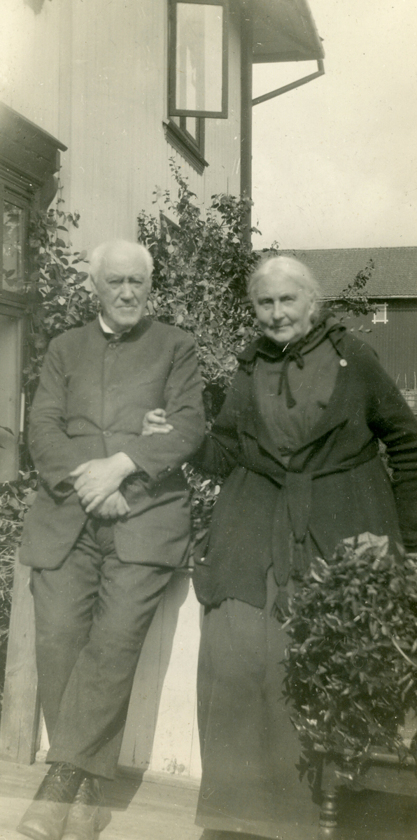 Julius Andreas Kofoed og kona Olufine Amalie Kofoed. Han var prest i Bø ...