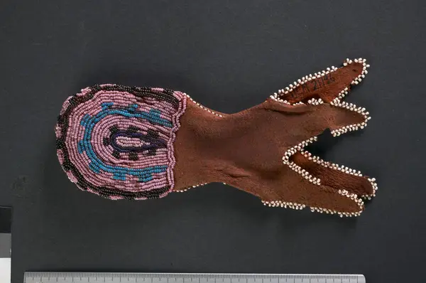 skinnpose/fargestoff -Kulturhistorisk museum, Universitetet i Oslo ...