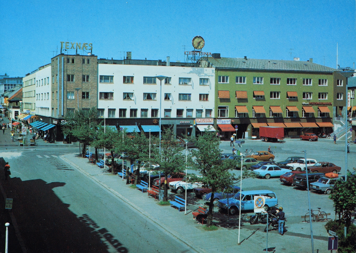 Postkort, Hamar, Østre Torg, M. Steen bygget, Sko-Texneæs ...