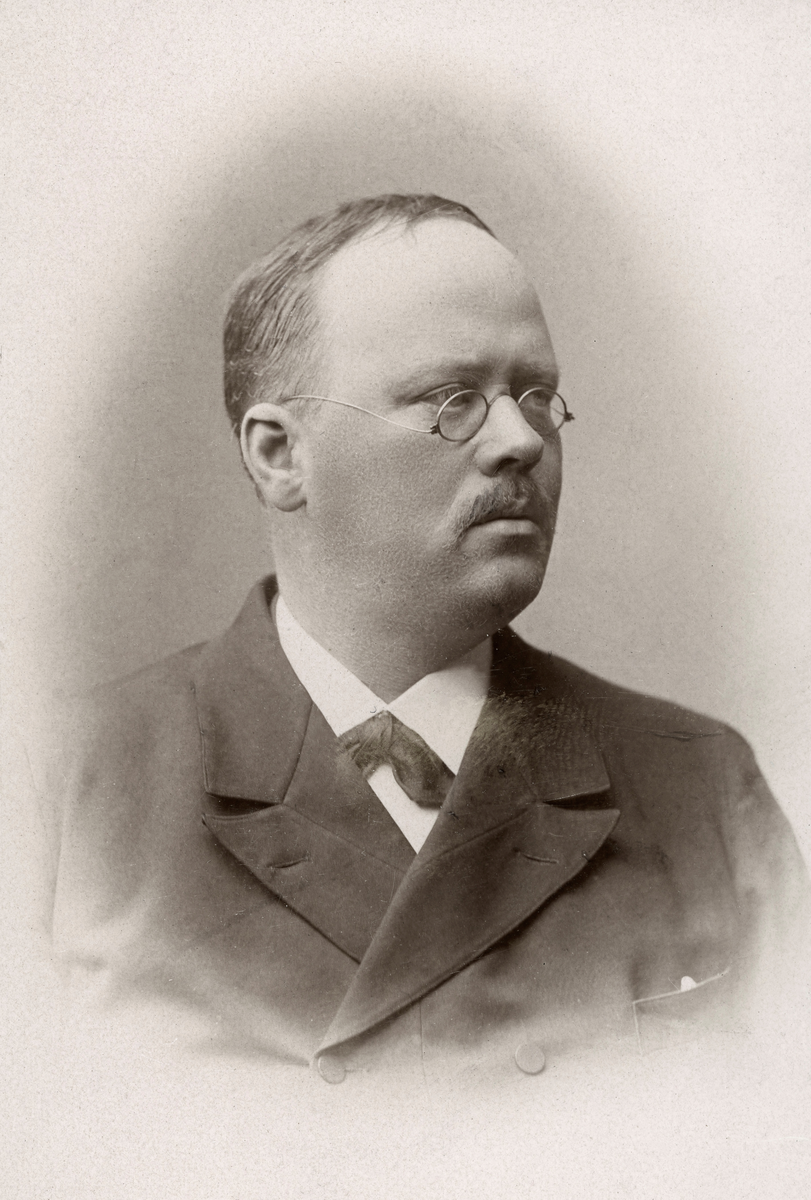 Portrett av forstmannen Axel [Otto Christian] Hagemann (1856-1907 ...