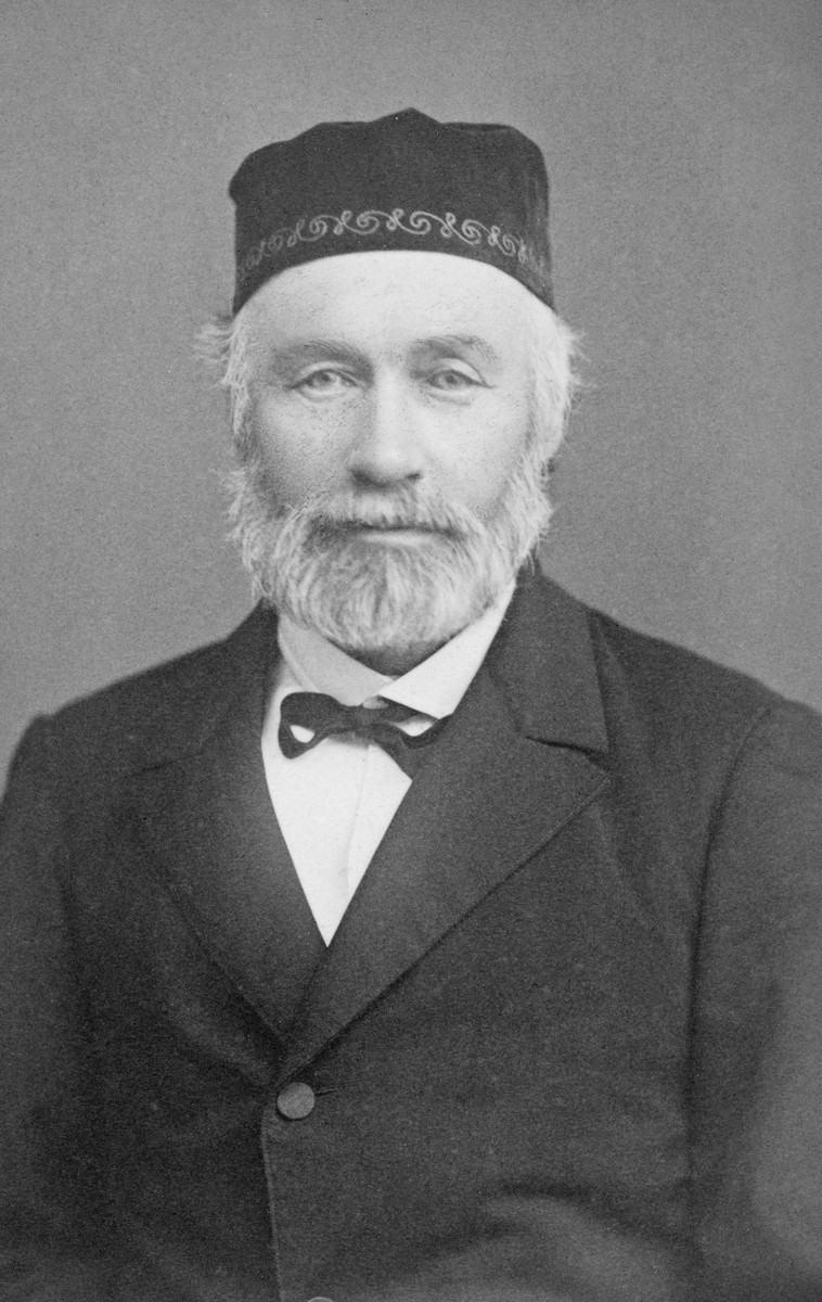 Portrett av forstmannen Jacob Bøckmann Barth (1822-1892). Portrettet er ...