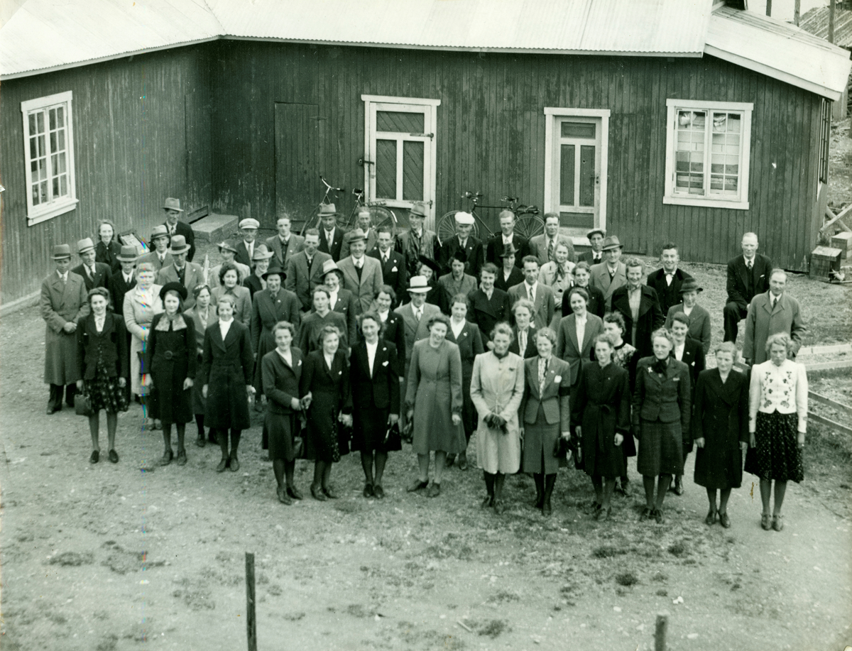 Gol Kristelege ungdomslag på tur til Nord-Aurdal. -Gol bygdearkiv ...