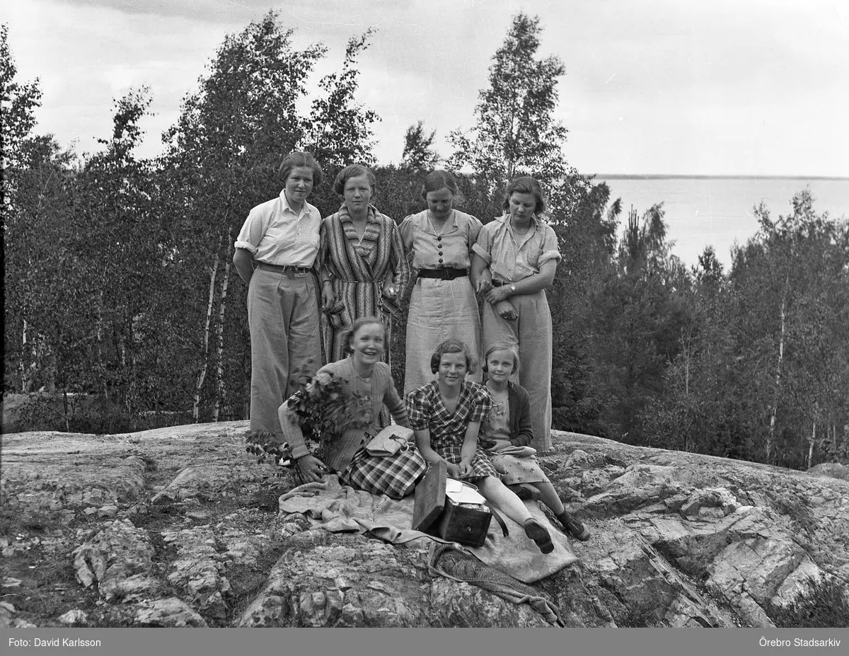 Utflykt till Skurberget vid Hjälmarbaden, 1930-tal -Örebro Stadsarkiv ...