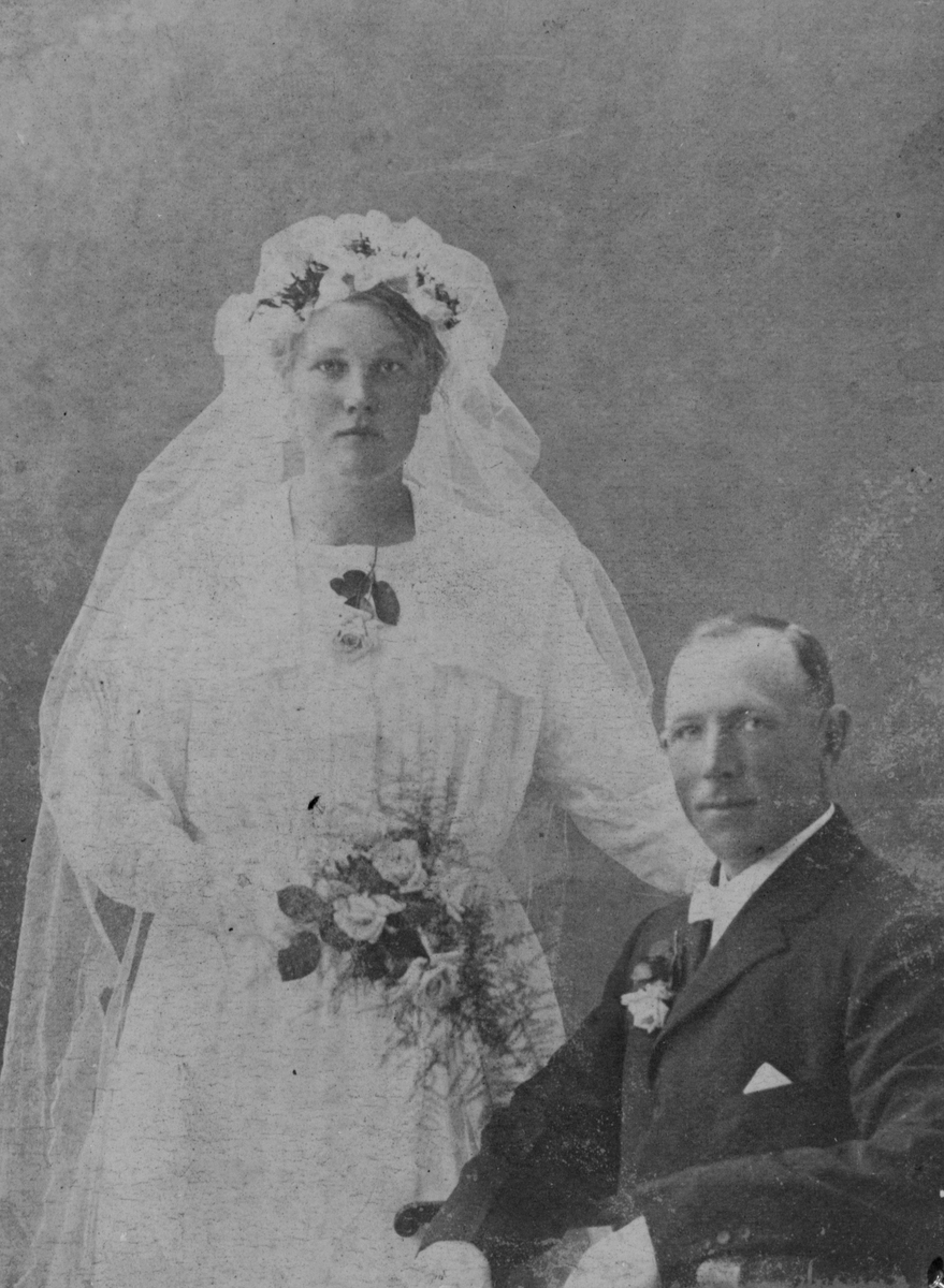 Brudeportrett - Johanna Mathea Andreasdatter Fjeldvær og Martin Olaus ...