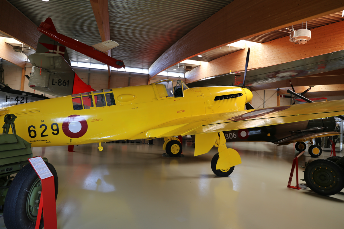 Flygplan -Flygvapenmuseum / DigitaltMuseum