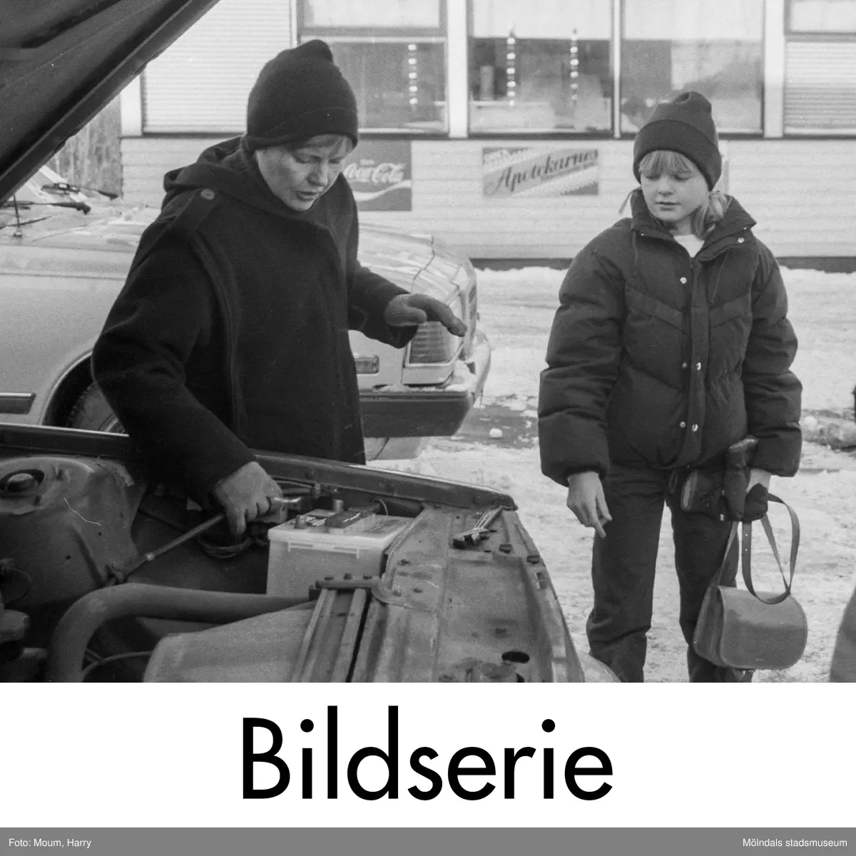 Serie om fyra fotografier tagna av Harry Moum, HUM, för publicering ...