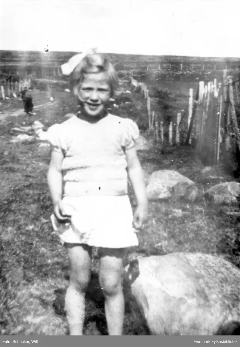 Fem år gamle Lill Elsa Andresen. Faren var Alf Andresen, ansatt som ...