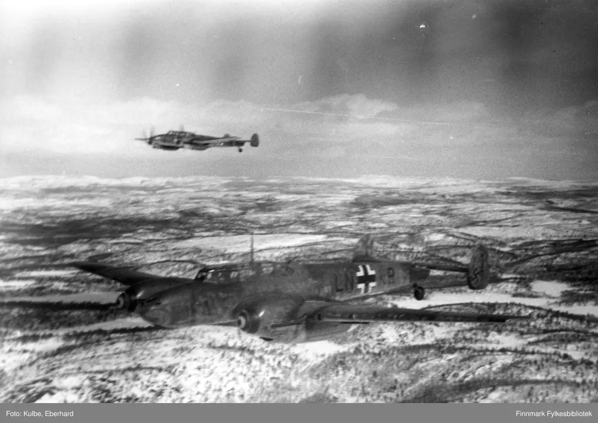To tyske Messerschmitt Bf 110F-2 fra 10. tunge skvadron av 5. jagerving ...