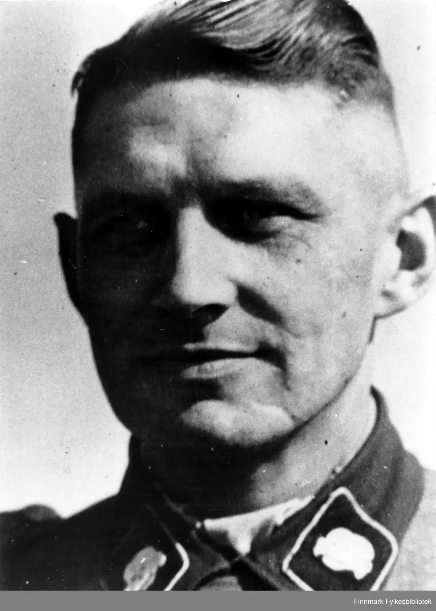 Portrett av major Eduard Deisenhofer, sjef for 1. bataljon av SS ...