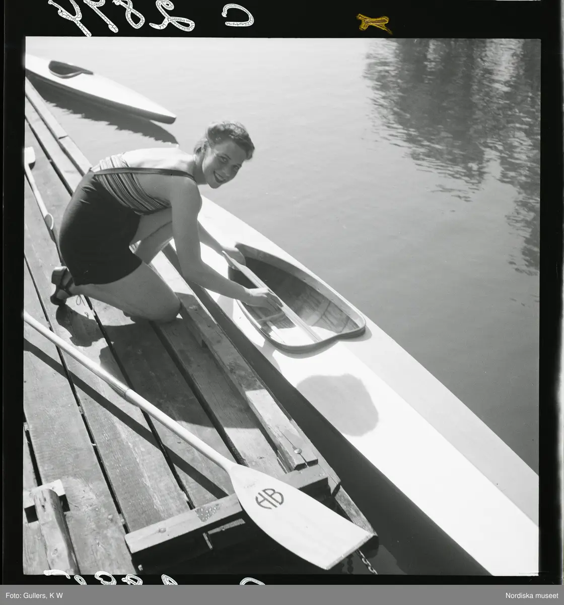 Kanotpaddling. Bildreportage för veckotidningen Vecko-Journalen, 1940 ...