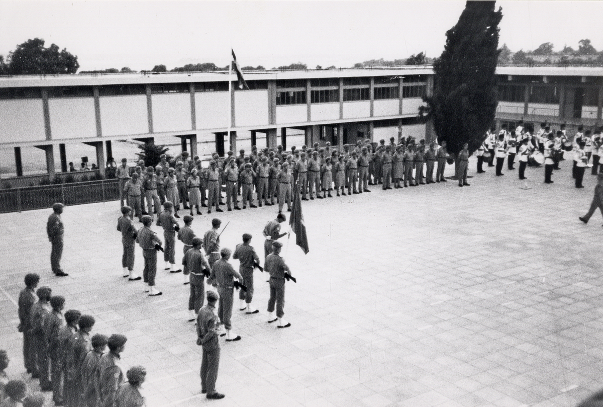 Svenska FN-bataljonen 76 C på Cypern, 1980. Medaljparaden ...