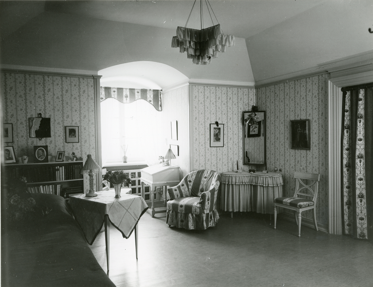 Slottet, gästrummet under landshövding Lybecks tid (1922-1941). Slottets östra del. -Länsmuseet ...