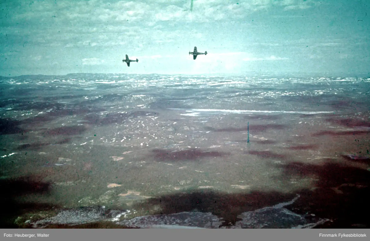 To Messerschmitt Bf 109G-4/R3 fra 1. skvadron av fjernoppklaringsgruppe ...