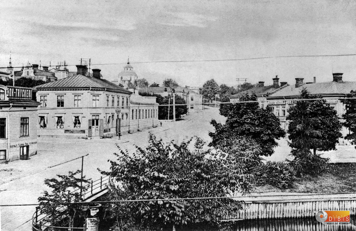 Källgatan med bron över Söderhamnsån. Bilden tagen mot norr. -Digital ...