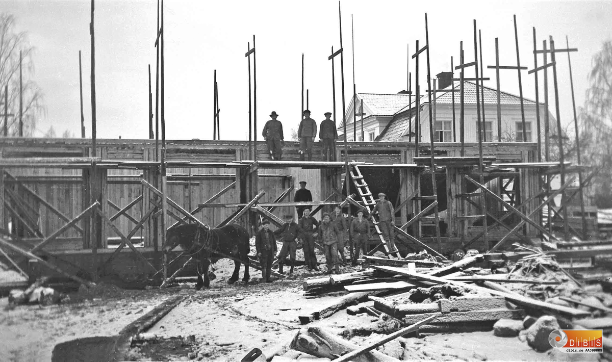 Alfta Knagga här har bygget av nya affären kommit igång. År 1936 eller ...