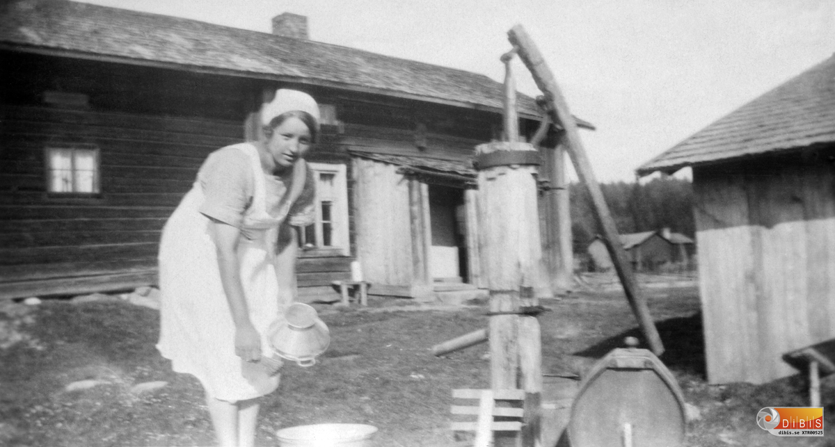 Fredagsgörat i full gång vid Förarstugan på Bergesboene i Trönö. Linnea ...
