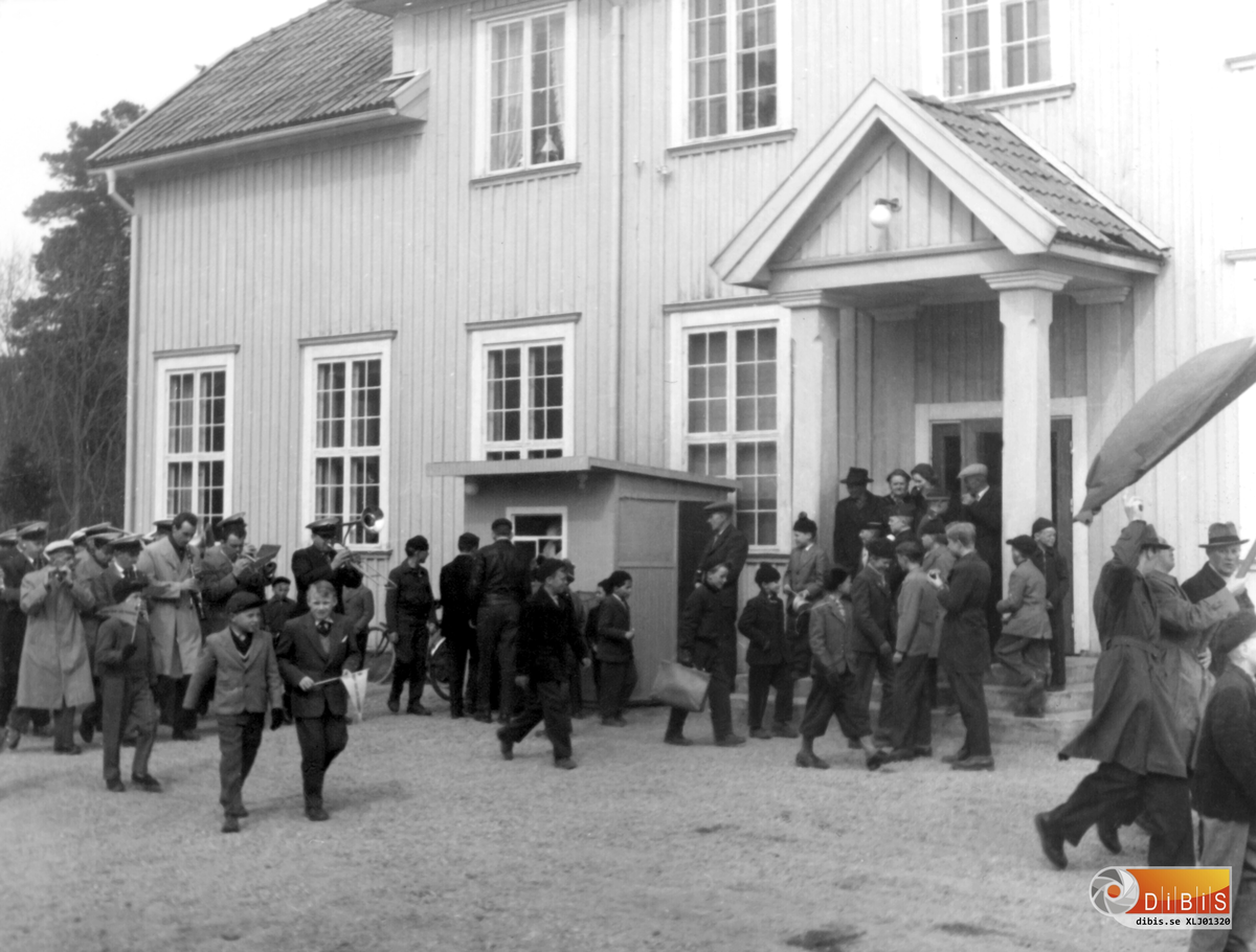 Demonstrationståget framme vid Folkets Hus i ljusne -Digital Bild i ...