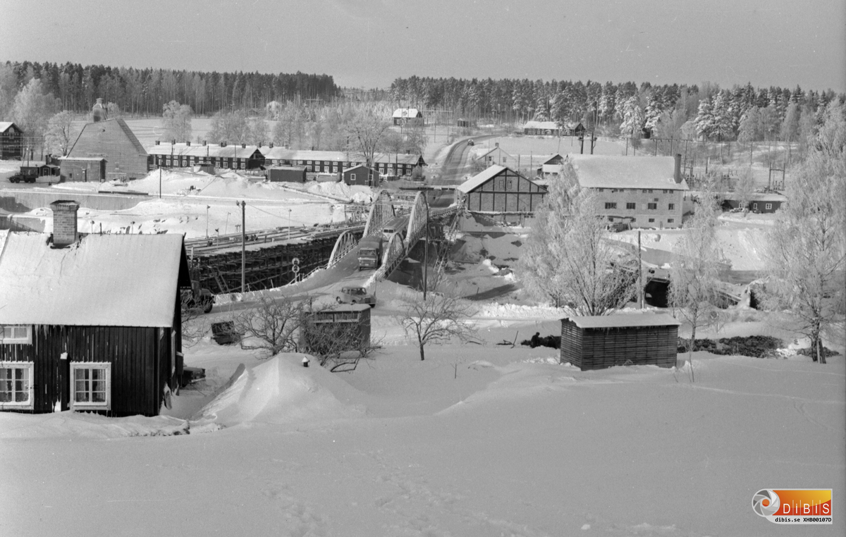 Bergvik vid bygget av nya bron, början av 1960-talet. -Digital Bild i ...