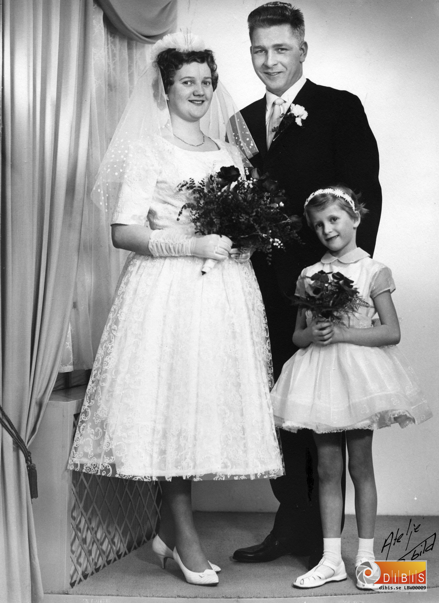 Bröllopsfoto av Viktor Persson och Britt Persson. Brudnäbb är Gunbritt ...