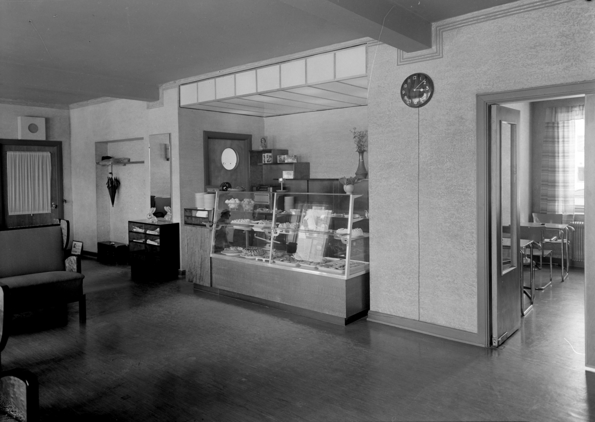 Hamar, Østre Torg, Torggata 41, M. Steen bygget, Lie's konditori, eier ...