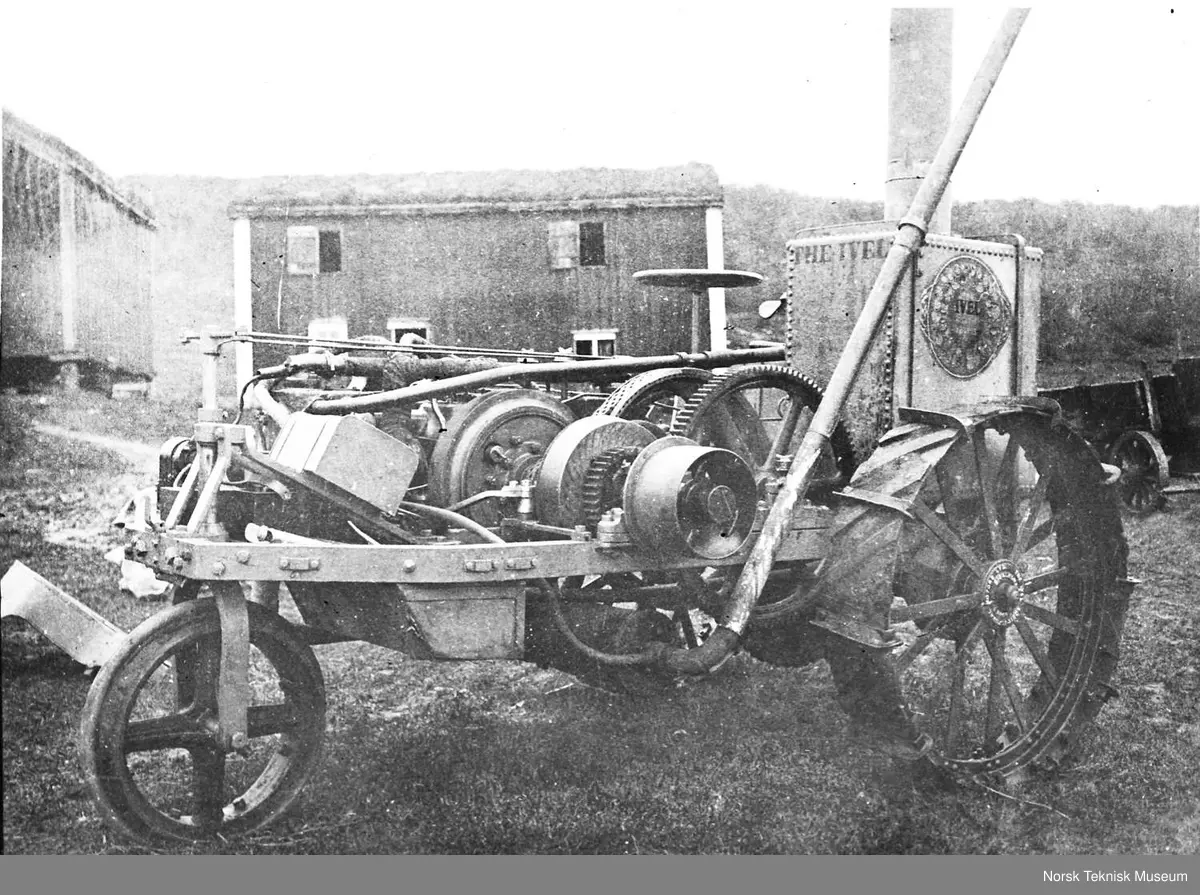 Norges første traktor Ivel 1908 konstruert av Dan Albone i Bigglesworth ...