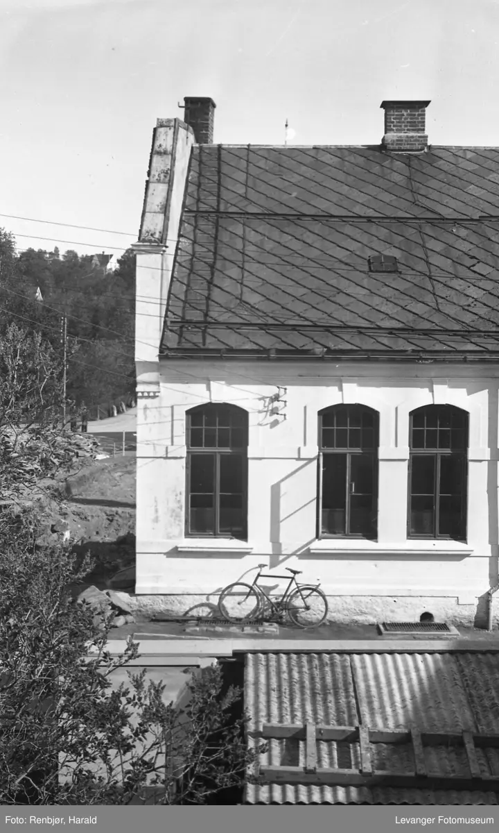 Det gamle meieriet i Levaner. -Levanger Fotomuseum / DigitaltMuseum