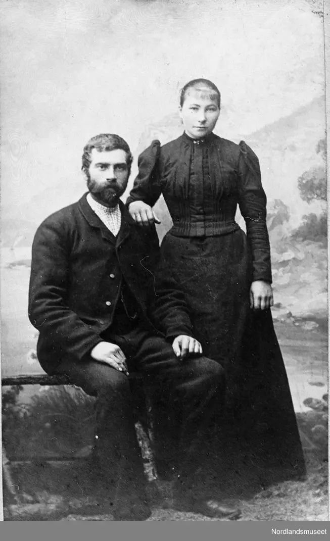 Ragna og Edvard Eilertsen. Edvard Eilertsen født på Askoslett i G. 1860 ...