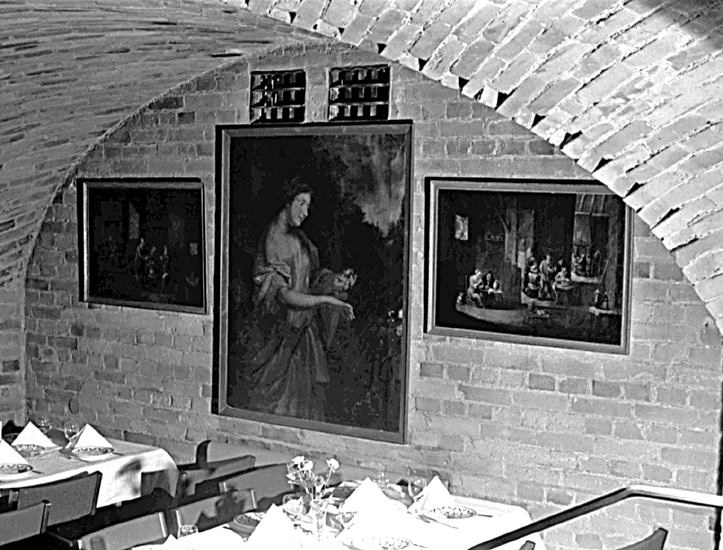 Skara. Kvarteret Herrgården. Kråks herrgård. Tavlor i Kråks ...