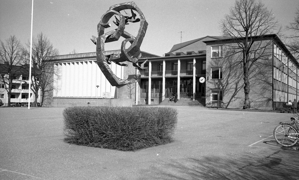 Polhemskolan, Kaserngatan 67, Gävle. Gymnasieskola. 1990. -Länsmuseet ...
