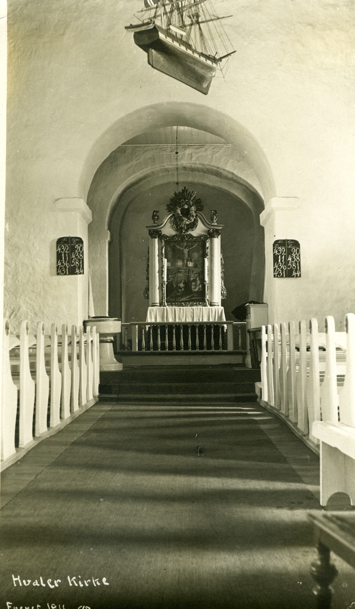 Hvaler. Kirkeøy. Hvaler Kirke. Interiør. Altertavle. Alterring ...