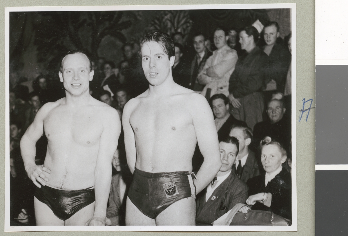 2 bad pojkar -Marinmuseum / DigitaltMuseum