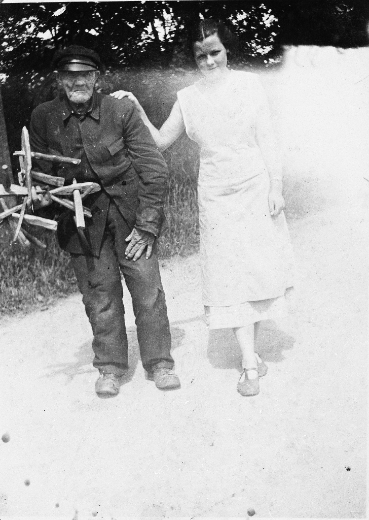 Pinn-Ola fekk mat og kaffi hos Viktoria Time f. Brodtkorb (1899 - 1967 ...