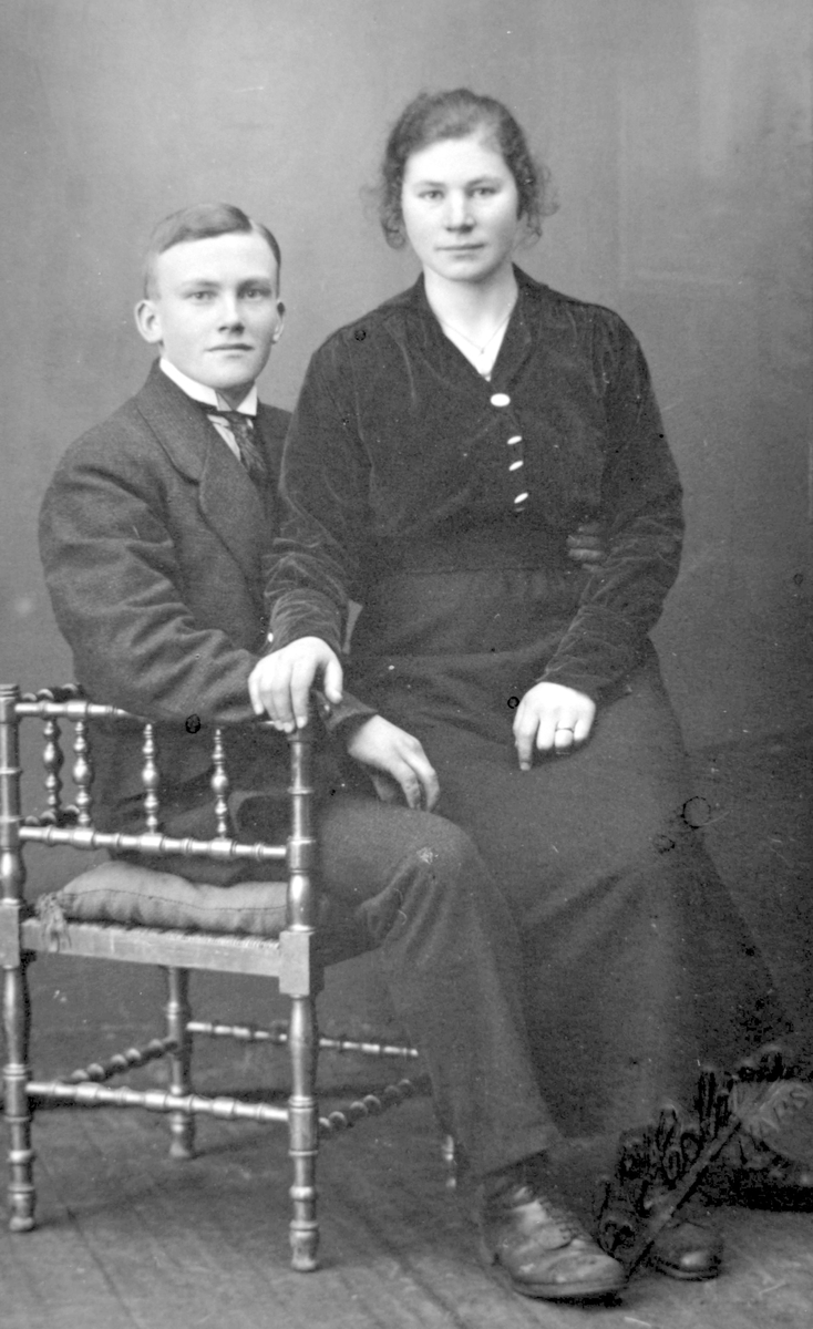 Brudebilde av Kristoffer Enoksen, Valvåg og Agnes Olsen, Stangnes -Midt ...