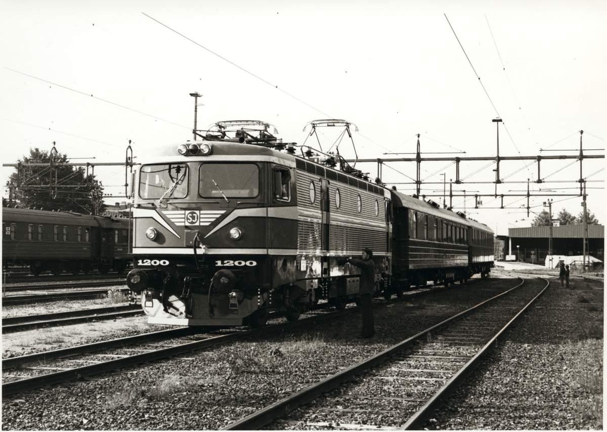 Statens Järnvägar, SJ Rc4 1200. -Järnvägsmuseet / DigitaltMuseum