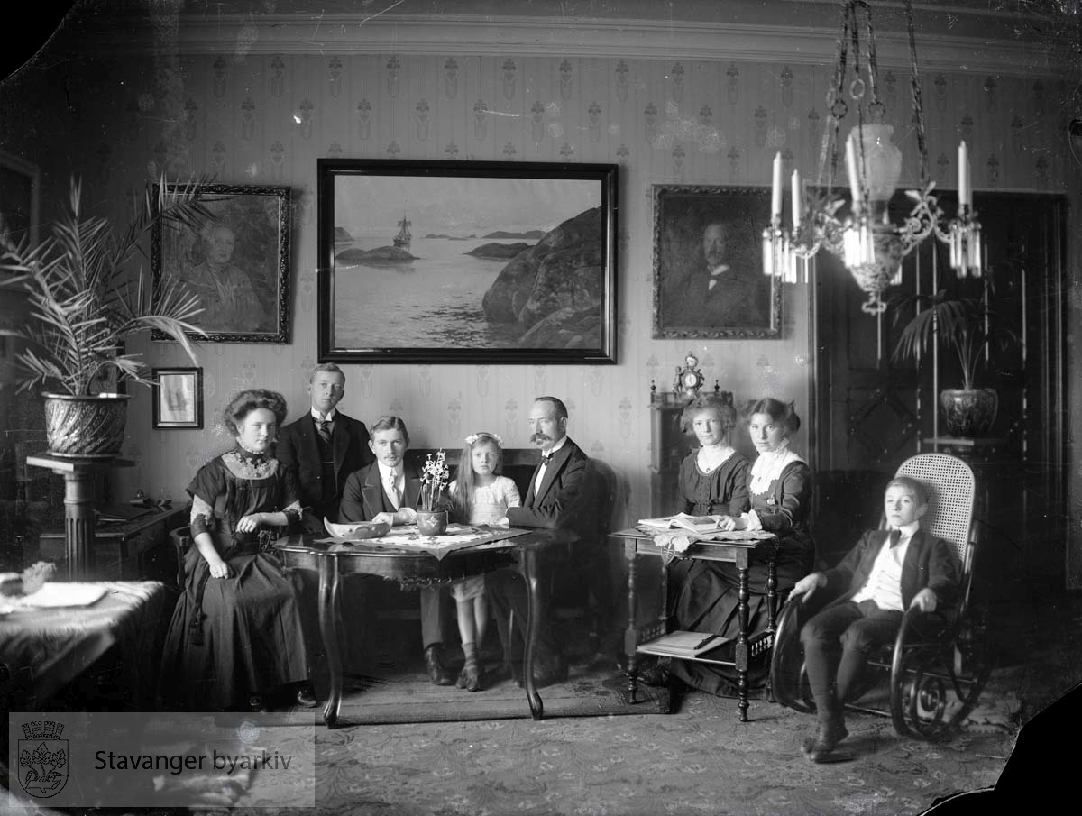 Christian Bjelland med familie -Stavanger byarkiv / DigitaltMuseum