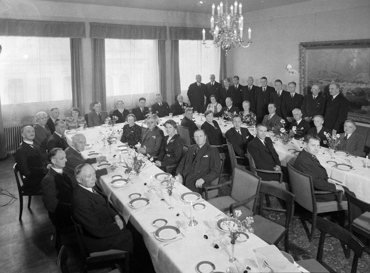 Forstander O.F. Laugens avskjedsfest i Handelsstandens Hus -Sverresborg ...