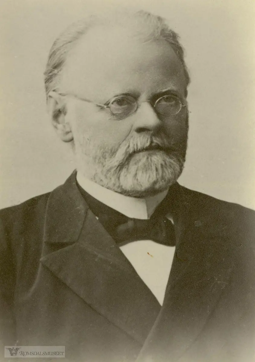 Jens Collin f.22.09.1839 sønn av tollinspektør Nils Christian C pg Anna ...