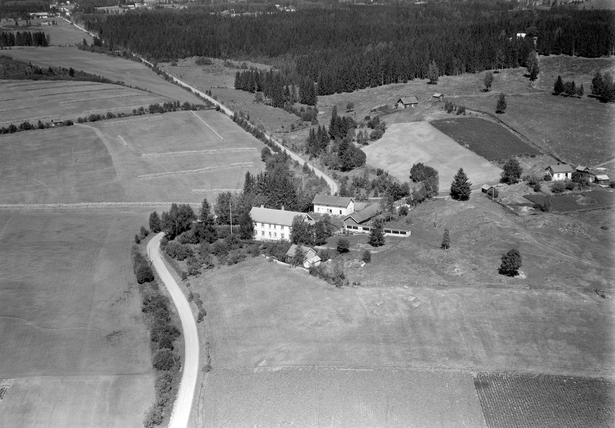 Flyfoto av Furnes kvinneklinikk, Ringsaker. Furnes sjukehjem, fra ...
